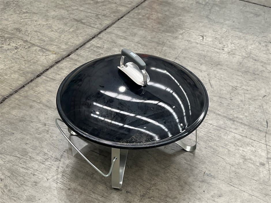 Weber Outdoor Wood Burning Fireplace Auction (0010-5059017) | Grays ...