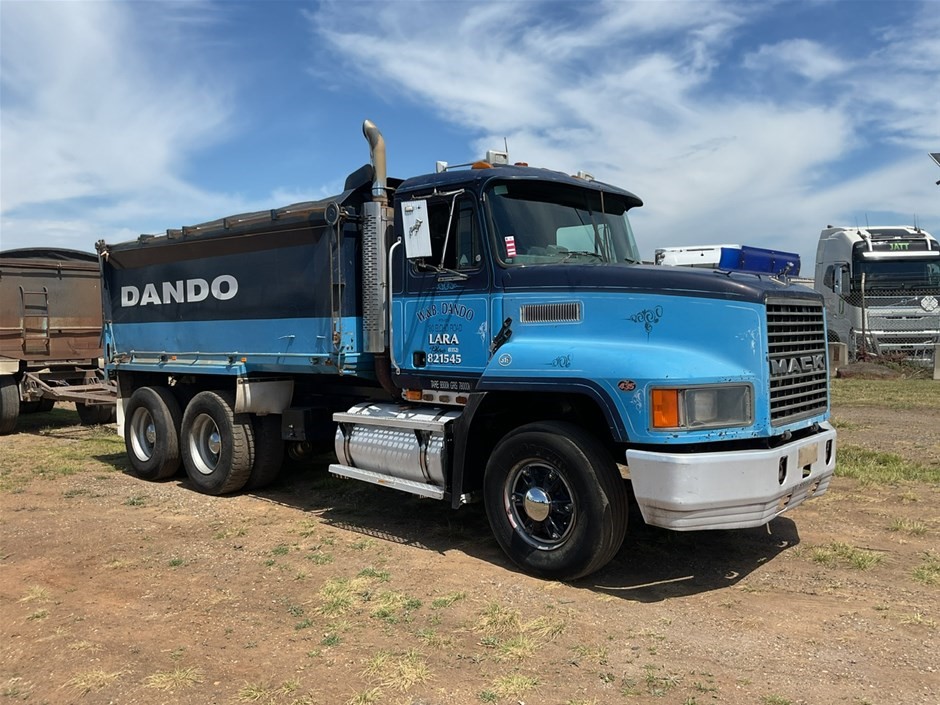 1999 Mack CH 6 x 4 Tipper Truck & 2003 Gorski 3 Abad Dog Trailer ...