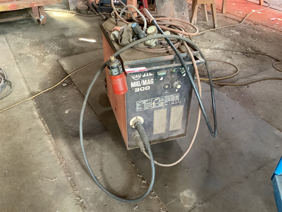 JIC MIG / MAG E300 Welder Auction (0032-7056012) | Grays Australia