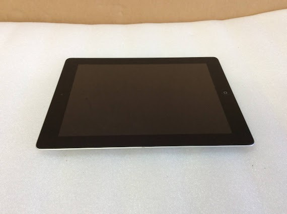 APPLE IPAD 4 TABLET A6X 16GB Black Auction (0003-2564446) | Grays Australia