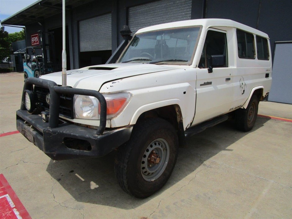 2007 Toyota Troopy 4WD Manual - 5 Speed Troop Carrier Auction (0001 ...