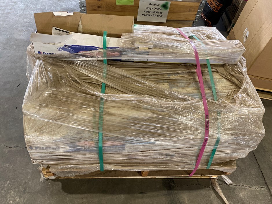 Qty of Double Fluro Battens Auction (0064-8019680) | Grays Australia