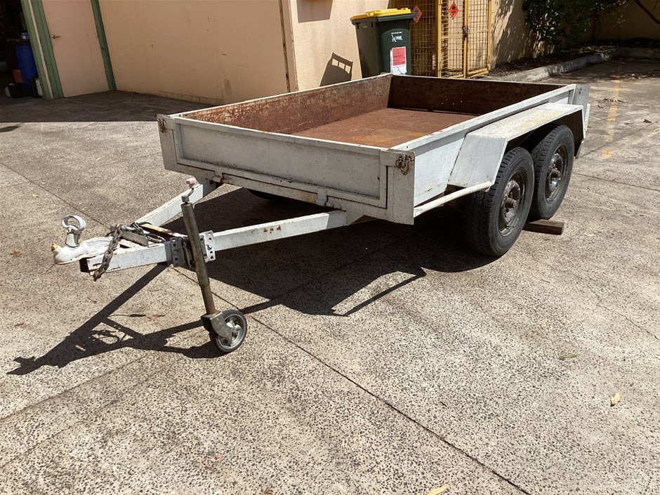 2013 Victoria Trailers Tandem Box Trailer Auction (0042-3031982 ...