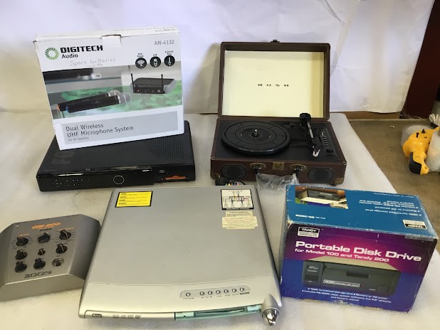 Dual AM-4132 Wireless Microphone System&Bush BRT103EUSB Turntable&Tandy ...