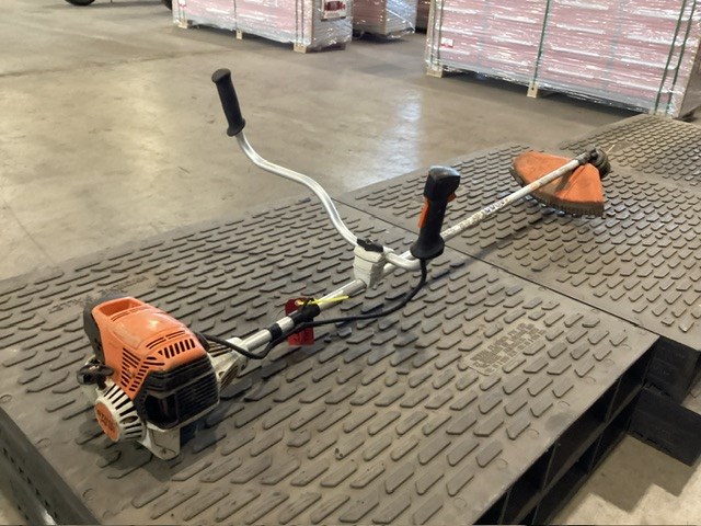Stihl FS131 Brush Cutter / Line Trimmer Auction (0031-8019990) | Grays ...