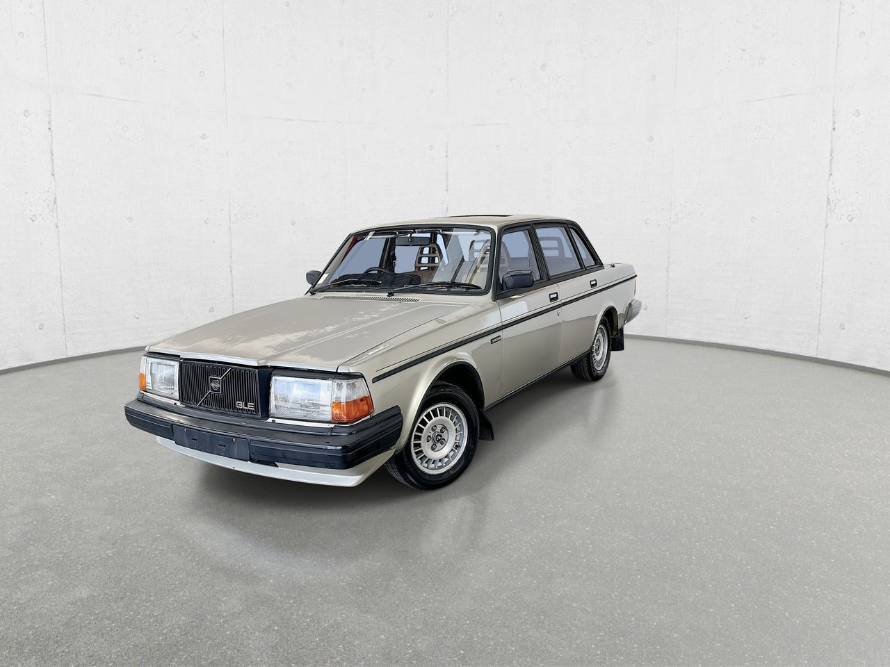 1984 Volvo 240 GLE Automatic Sedan Auction (0001-10054272) | Grays ...