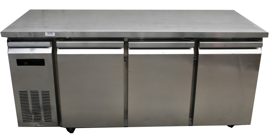 COMMERCIAL UNDER COUNTER 3 DOOR FRIDGE Auction (0021-5059237) | Grays ...