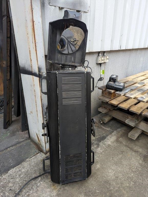 Clay Paky Golden Scan HPE with Road Case Auction (0138-3032141) | Grays ...