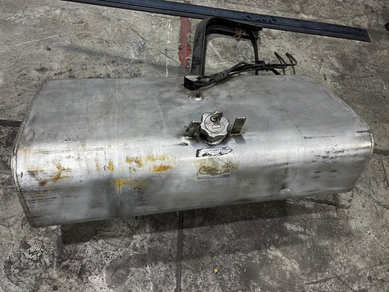 Truck Diesel Tank Auction (0046-5059057) | Grays Australia