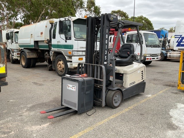 Crown S200 Series Counterbalance Forklift Auction (0006-9057201 ...