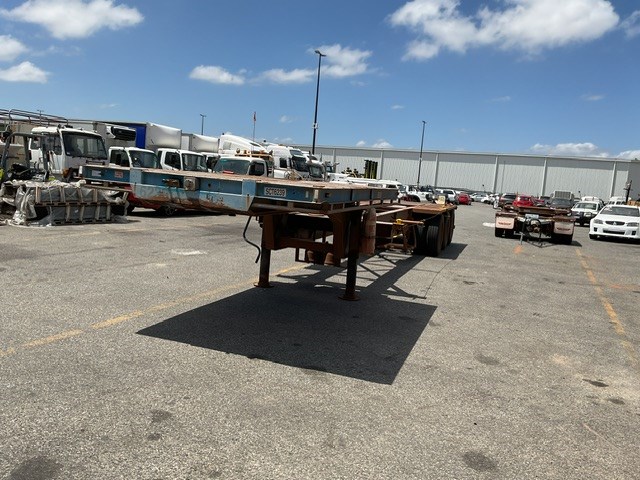 1993 Boomerang Sem 11B Triaxle Skeletal Trailer Auction (0018-9057160 ...