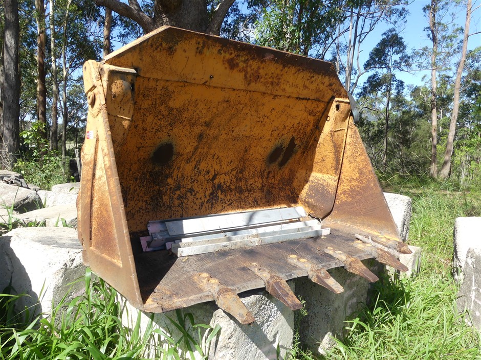 Drott 4 In 1 Bucket Auction (0053-5059447) | Grays Australia
