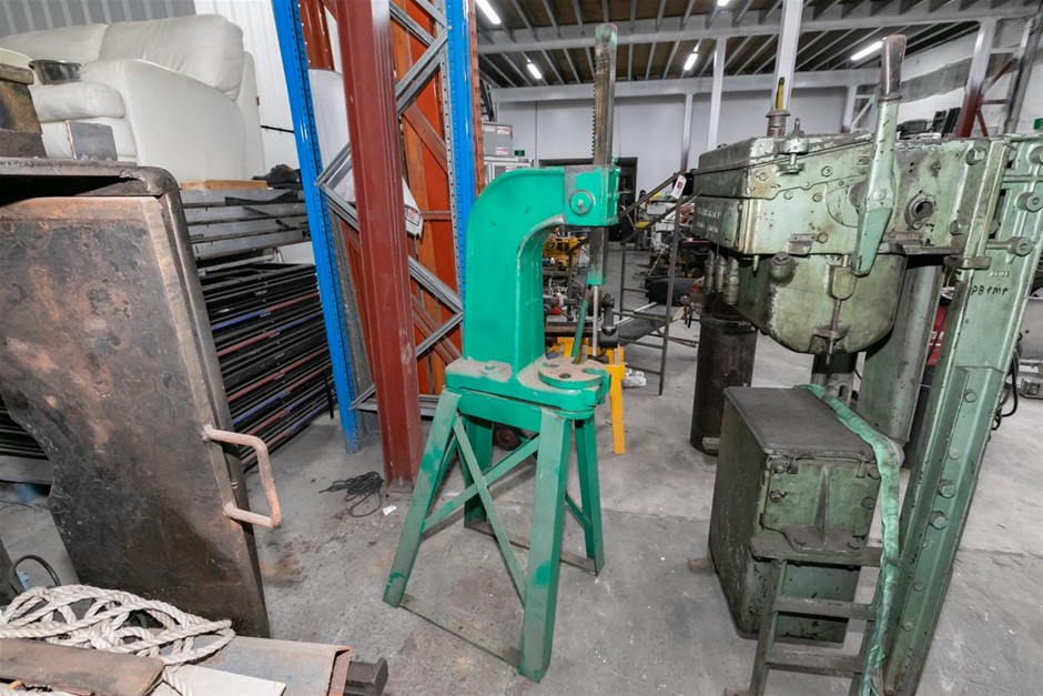 CC #2 Manual Hand Press on Steel Stand Auction (0027-5059215) | Grays ...