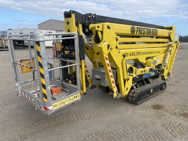 2016 Blue Lift Zeus 22.11 Tracked Spider Lift Auction (0003-8020098 ...