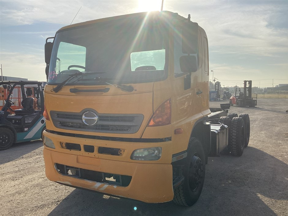 2012 Hino FMIA 6 x 4 Cab Chassis Truck Auction (0001-3033269) | Grays ...