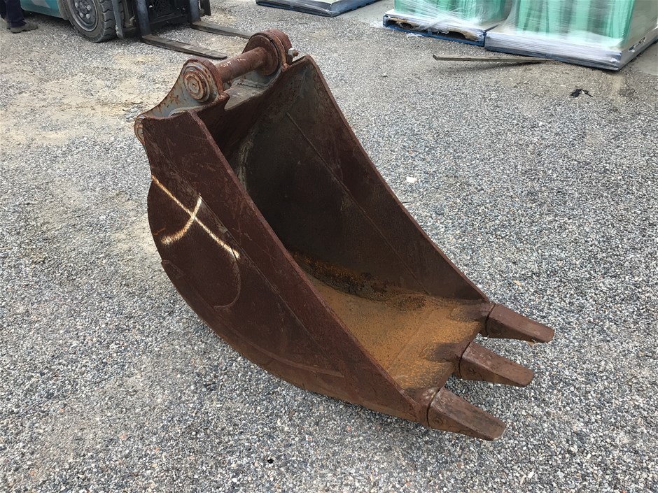 Mud Bucket Auction (0001-7059964) | Grays Australia