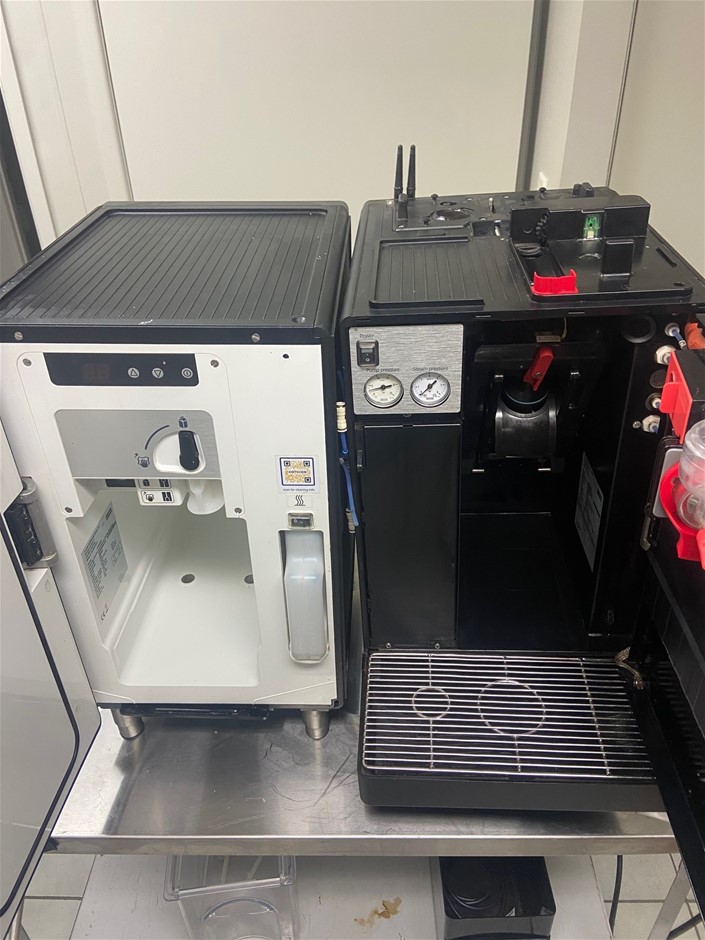 Franke A1000 Clean Master Foam Master Super Automatic Coffee Machine ...