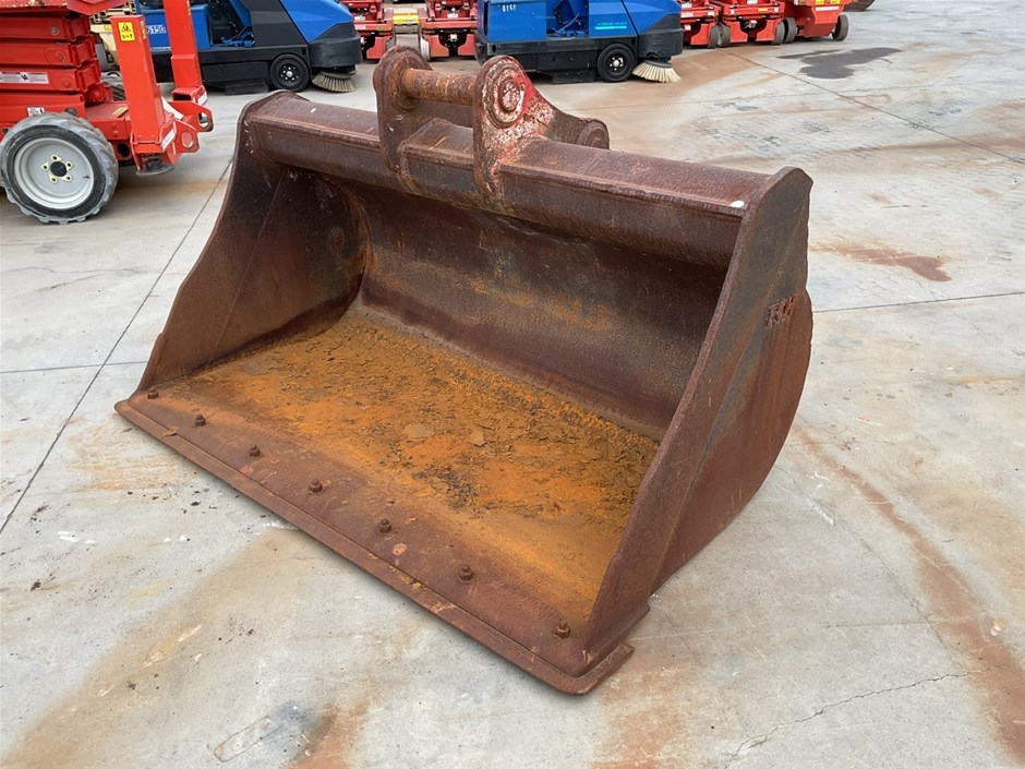 ECH Mud Excavator Bucket Auction (0015-3033102) | Grays Australia