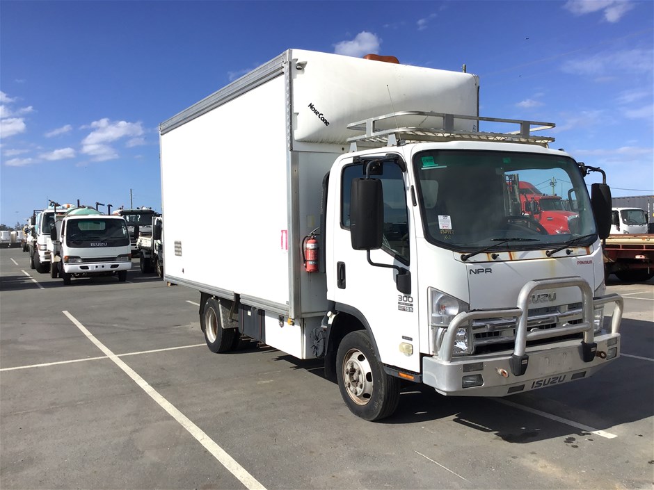 2008 Isuzu NPR 300 Premium 4 x 2 Pantech Truck Auction (0001-7057340 ...
