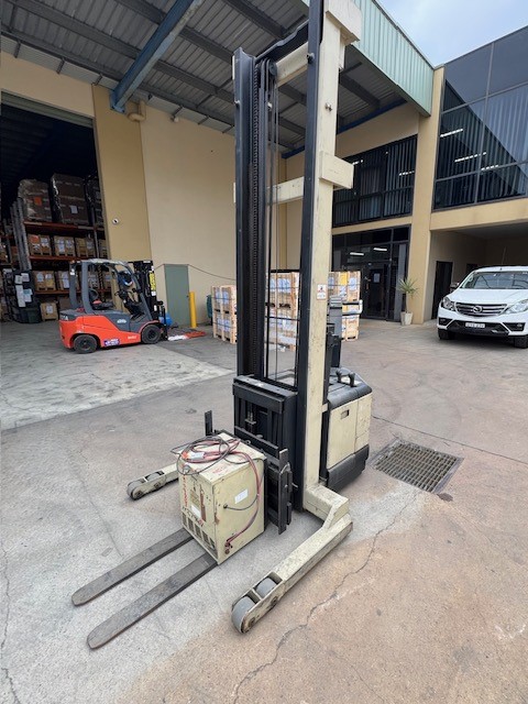 Crown WR3000 Forklift Auction (0090-5059672) | Grays Australia