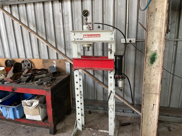 Metal Master HP-30P Pneumatic Hydraulic Press Auction (0127-9059051 ...