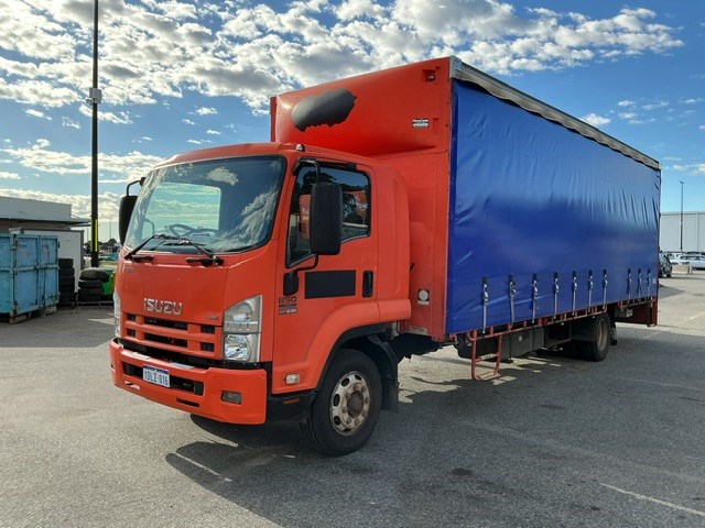 2010 ISUZU FH FSD850 4 x 2 Curtainsider Rigid Truck Auction (0001 ...