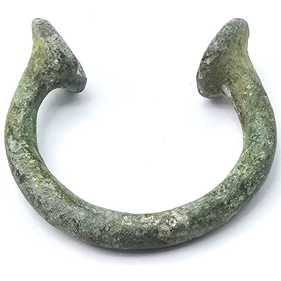 EARLY 1800'S AFRICAN SLAVE TRADE MANILLA CURRENCY BRACELET Auction ...