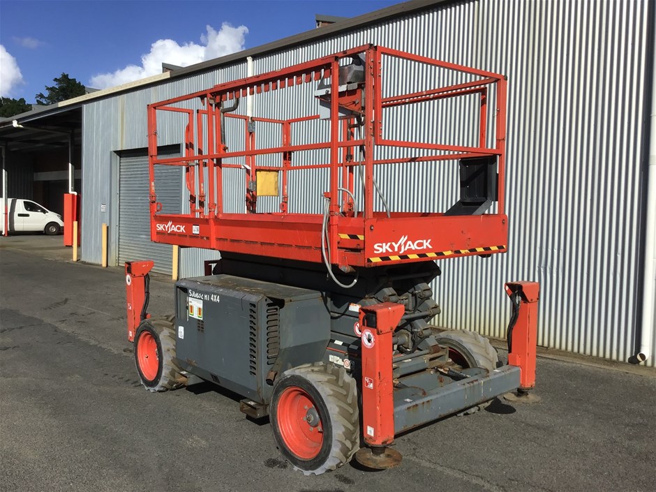 2018 SKYJACK SJ6832RT Rough Terrain Scissor Lift Auction (0022-5059846 ...