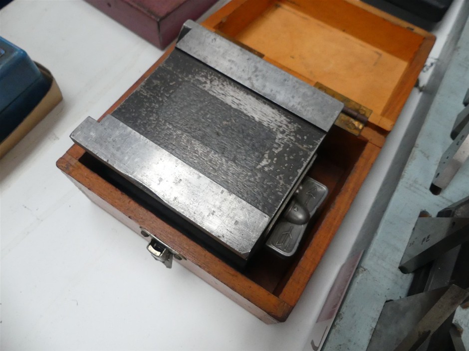 Eclipse Magnetic Base Plate Auction (0062-5059896) | Grays Australia