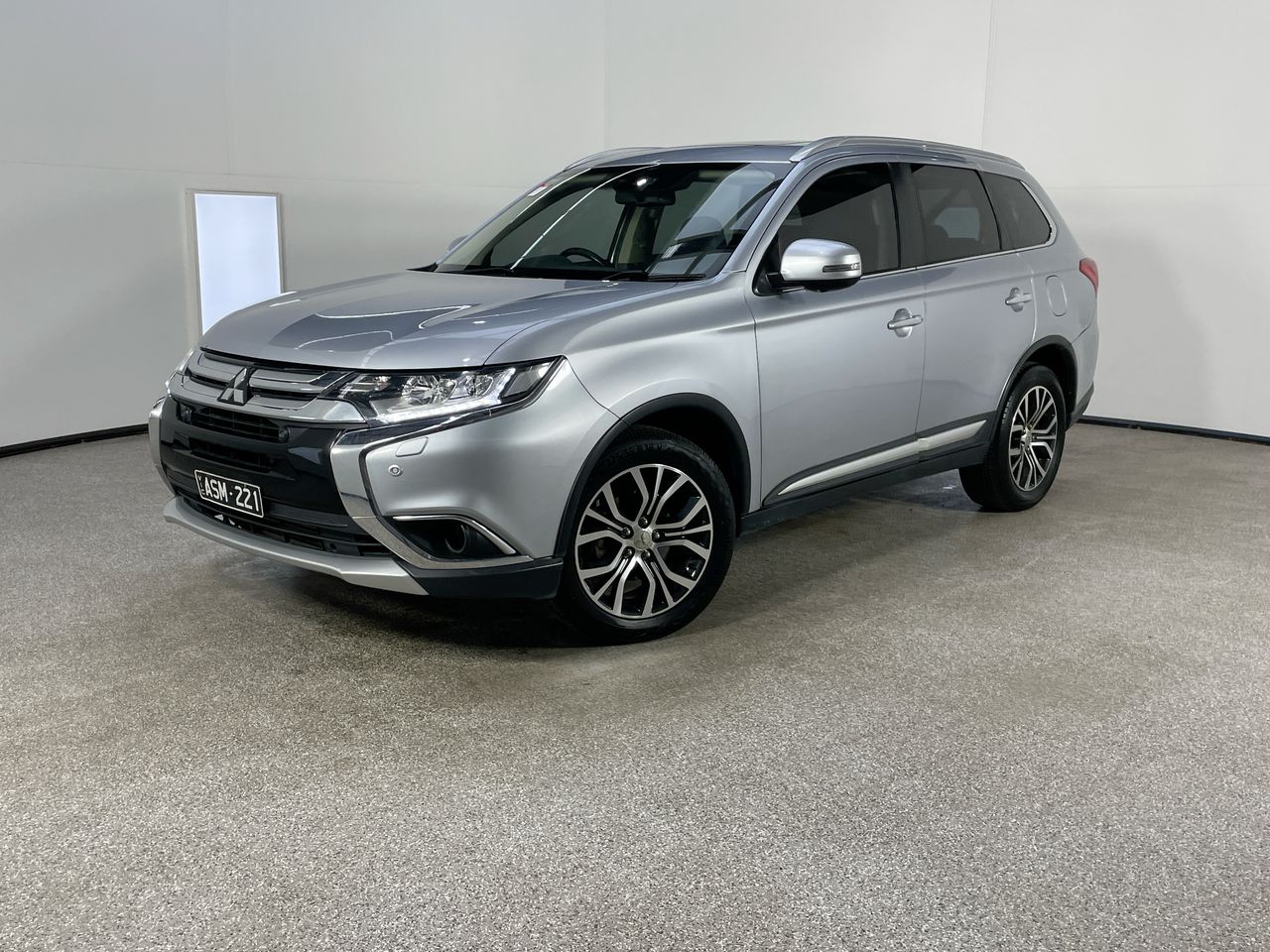 2017 Mitsubishi Outlander EXCEED 4WD ZK Turbo Diesel Auto 7 Seats Wagon ...