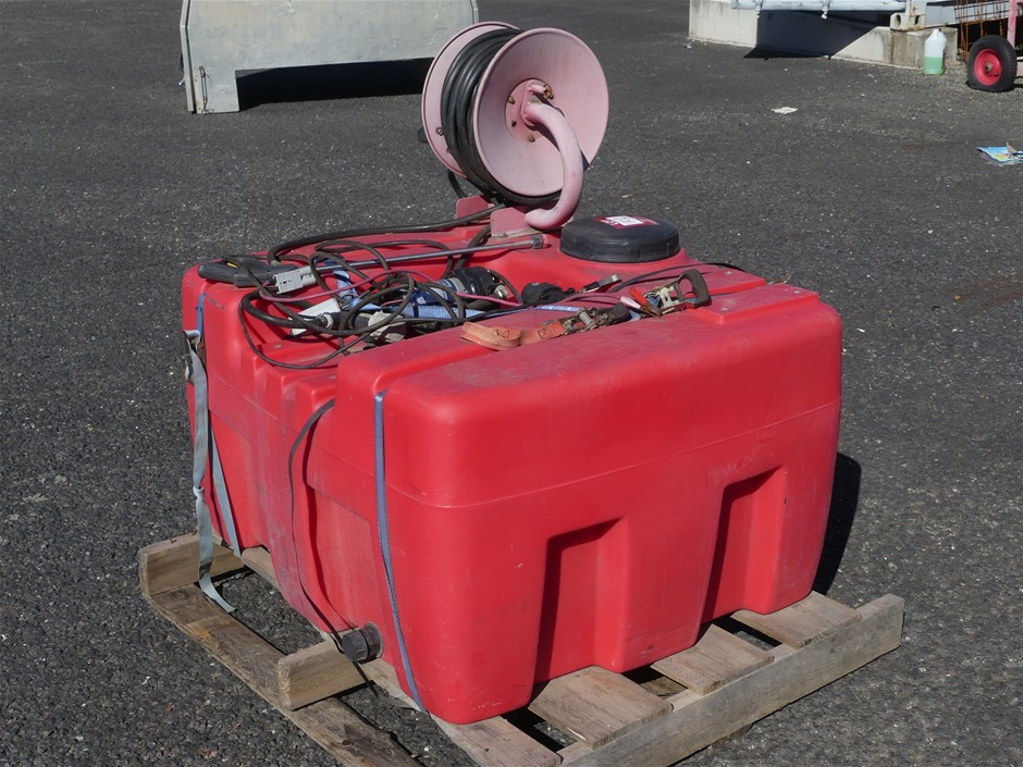 Silvan Poly Spray Unit Auction (0102-5059855) | Grays Australia