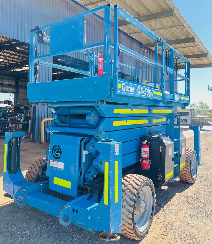 2014 Genie GS5390RT Scissor Lift - 53ft (16.1m) - Diesel (Newman ...