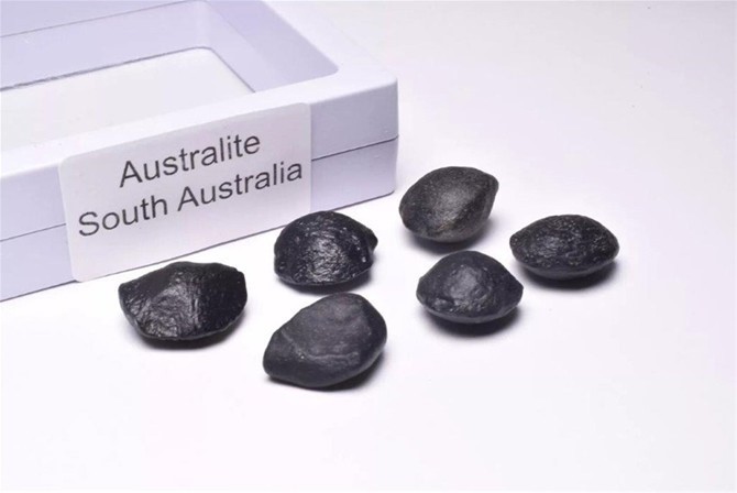 Very rare-6 x AUSTRALITE, METEORITE FROM SOUTH AUSTRALIA-Certified ...