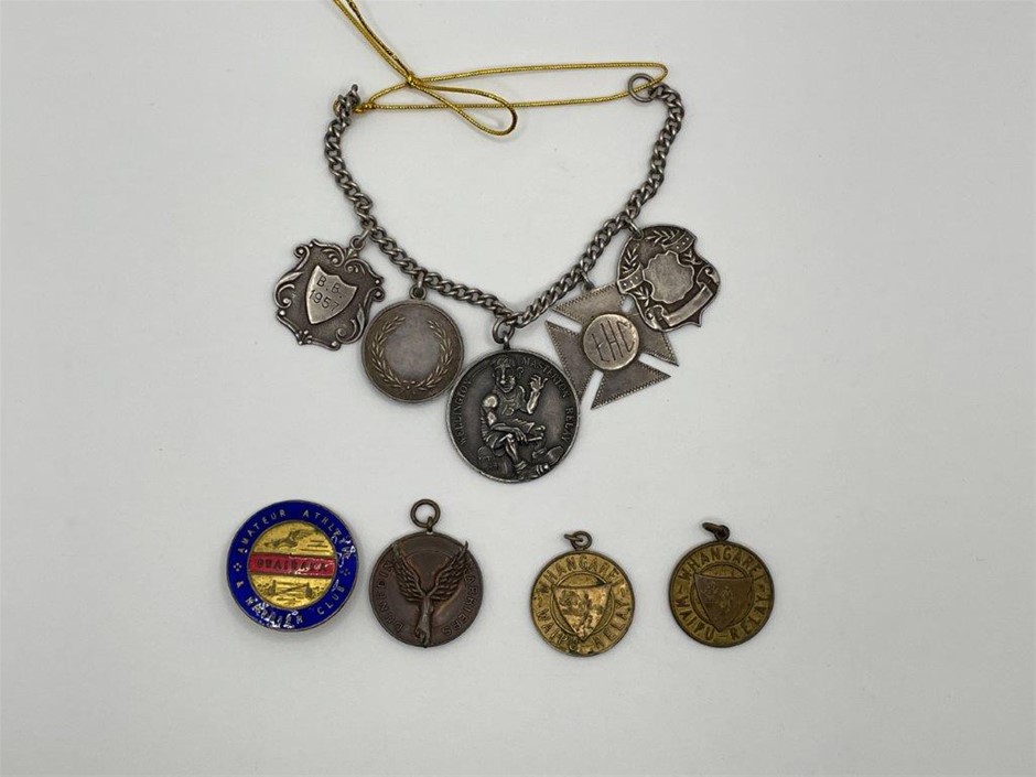 9 x Asstd NZ Harriers sport fobs & badges incl. to M.Dorreen. C:1951-61 ...