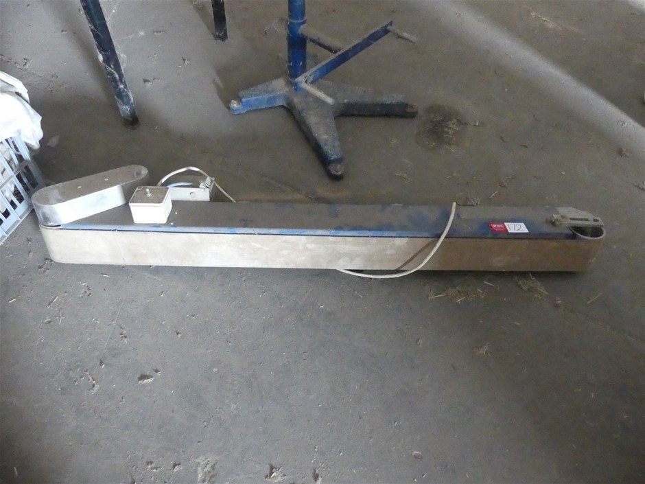 Mini Feed Conveyor Roller Auction (0172-5060038) | Grays Australia