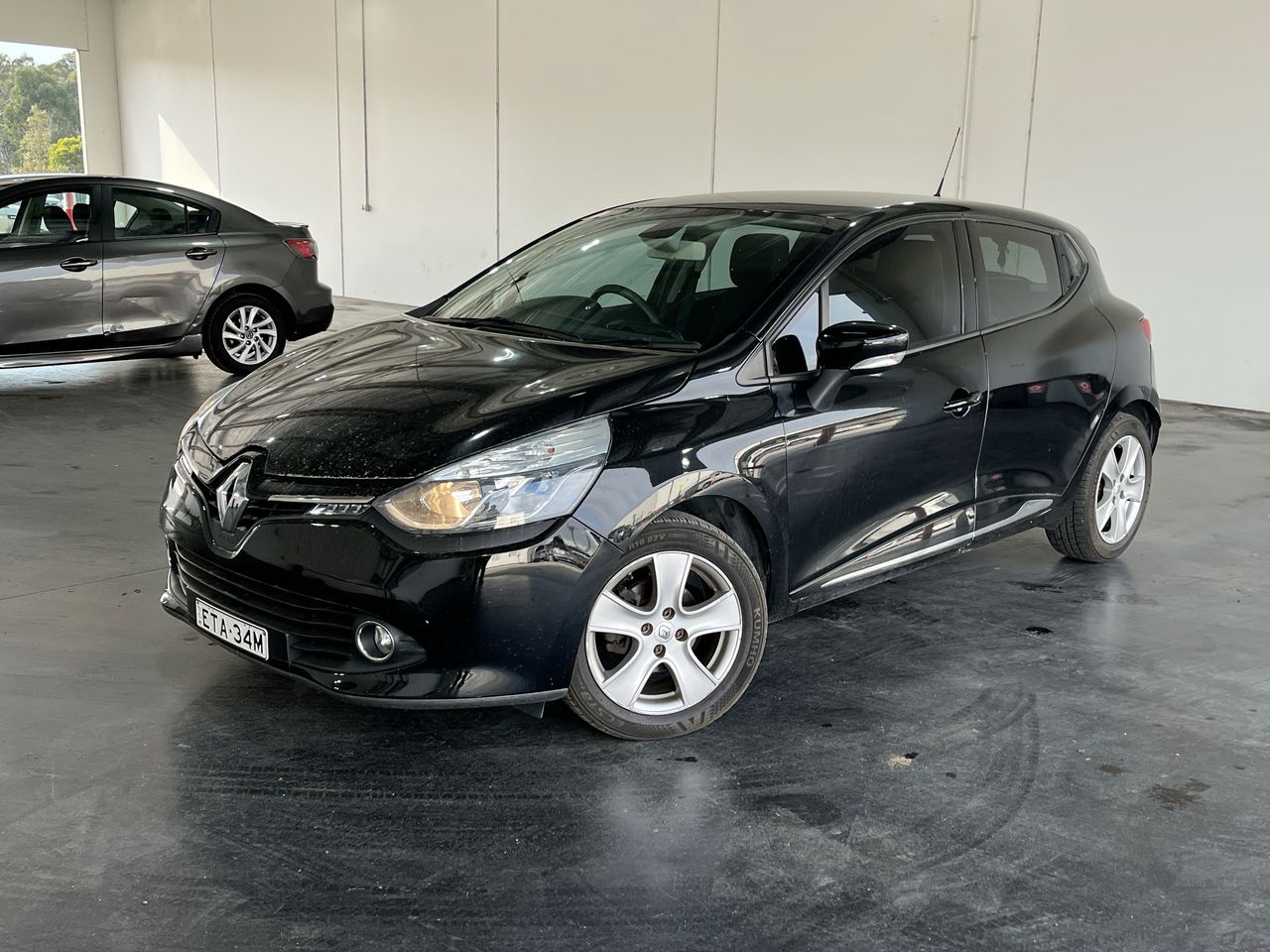 2016 Renault Clio Expression Automatic Hatchback Auction (0001-21050495 ...