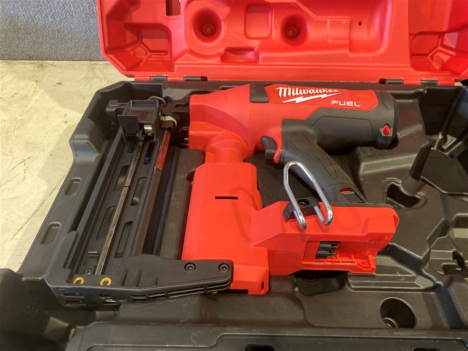 Milwaukee M18 FFUS Cordless Fastener Auction (0006-8019950) | Grays ...