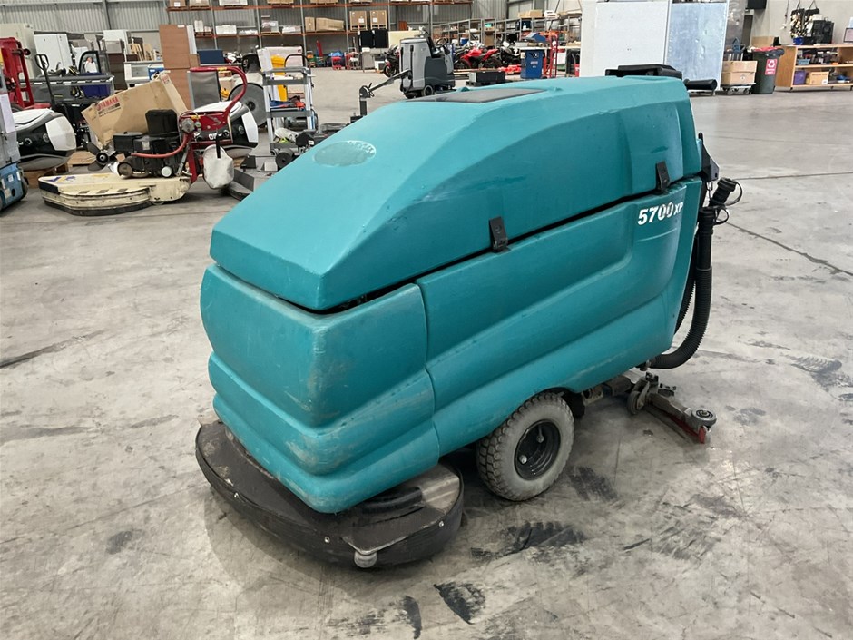 Tennant 5700XP Walk Behind Scrubber Auction (0001-3034542) | Grays ...