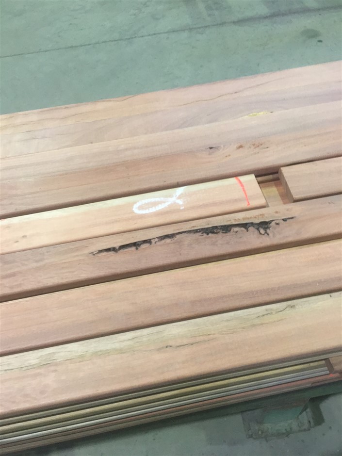 466 Lineal Meters Mixed Reds Decking 85mm x 19mm Auction (0024-7060707 ...