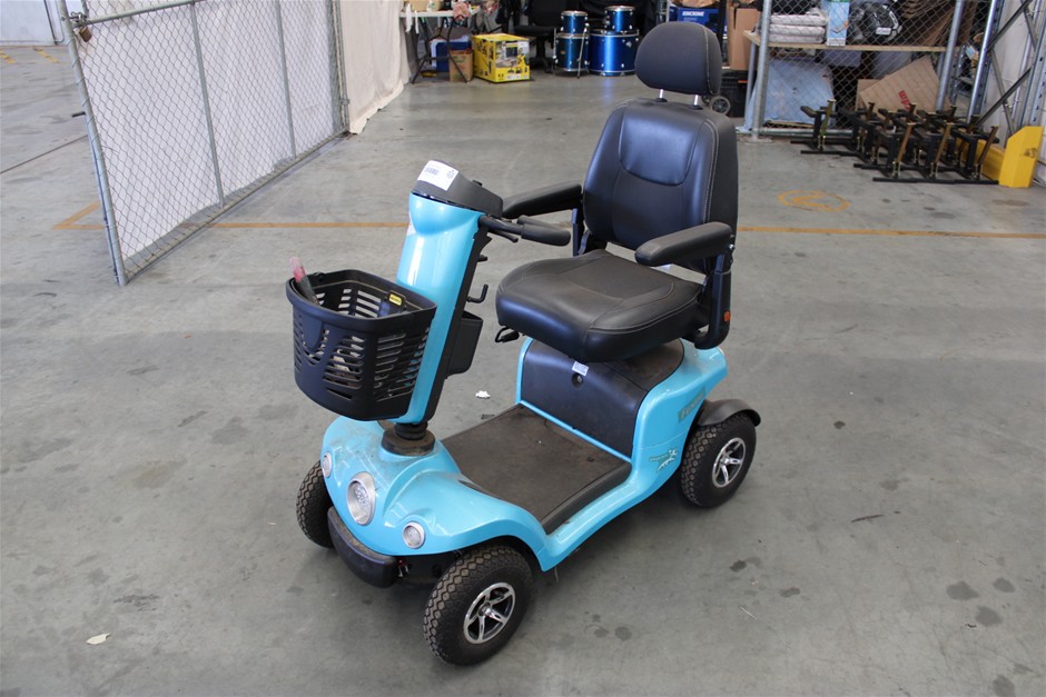 Blue Mobility Scooter with Front Basket Auction (0012-9060078) | Grays ...