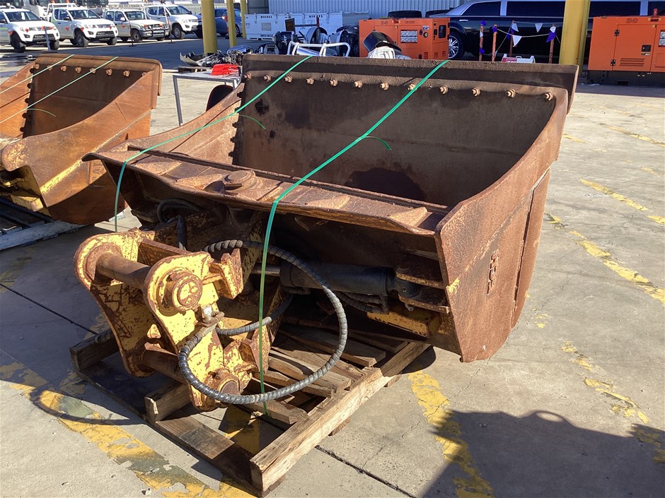ECH 1850mm Tilting Excavator Bucket Auction (0031-8020507) | Grays ...