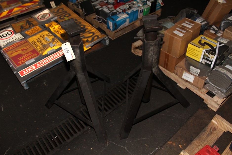 Truck Stands Auction (0149-5059989) | Grays Australia