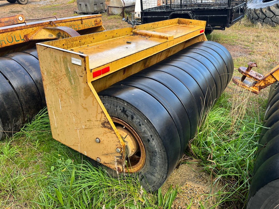 Horwood Bagshaw Grader Mount Free Roll Tow Behind Multi Tyred Roller ...