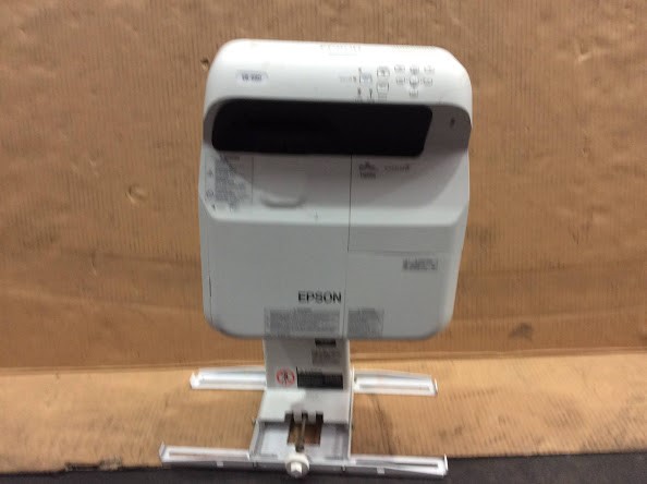 Epson EB-680 LCD Projector Auction (0019-2570039) | Grays Australia