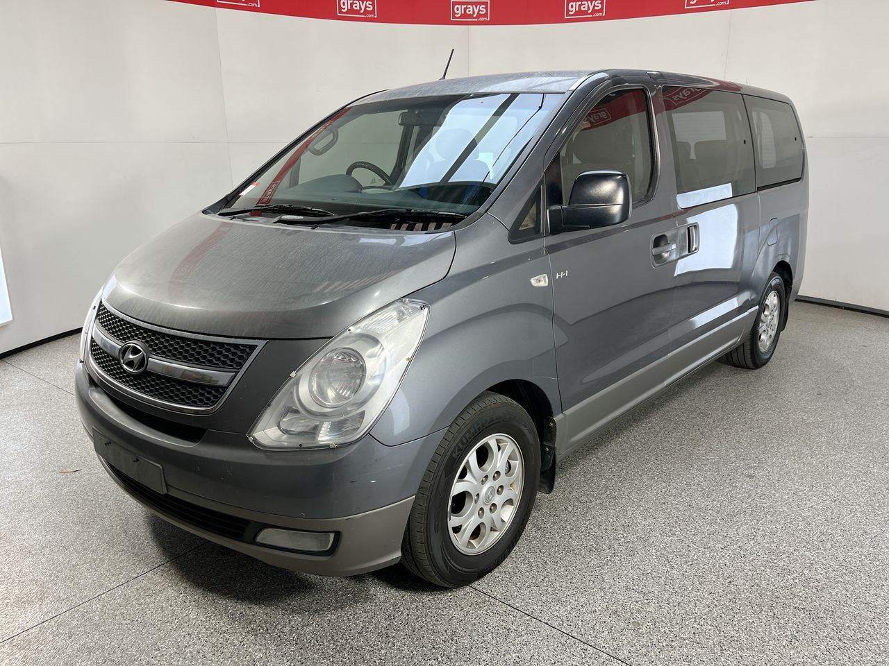 2010 Hyundai iMAX TQ Turbo Diesel Manual 8 Seats People Mover Auction ...