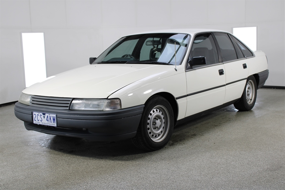 1990 Holden Commodore Executive VN (5.7 LITRE V8) Manual Sedan Auction ...