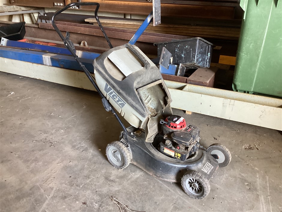Victa Corvette 450 Lawn Mower with Catcher Auction (0235-7058951 ...