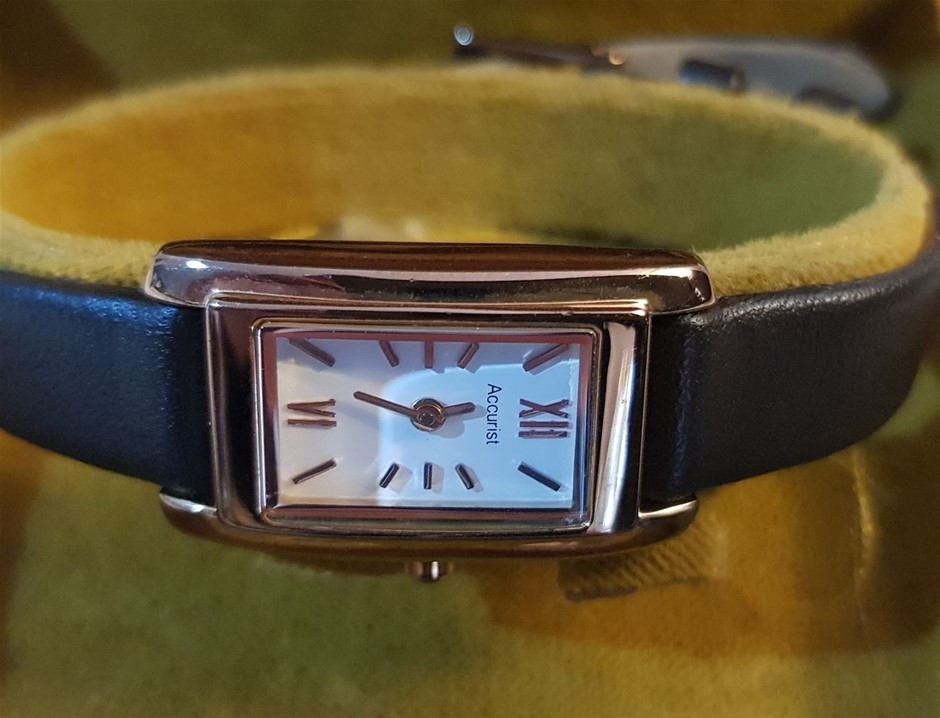 Accurist Lady's Watch Leather Strap , Minor Use . Auction (0019-2571557 ...