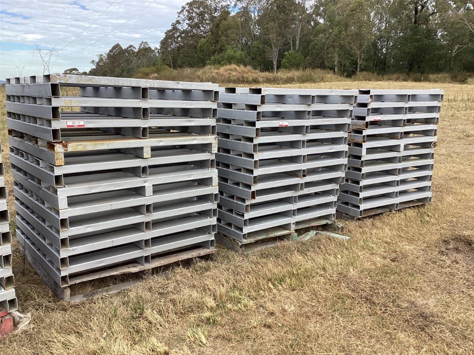 Fabricated Steel Pallets x 30 Approx. Auction (0068-7059111) | Grays ...