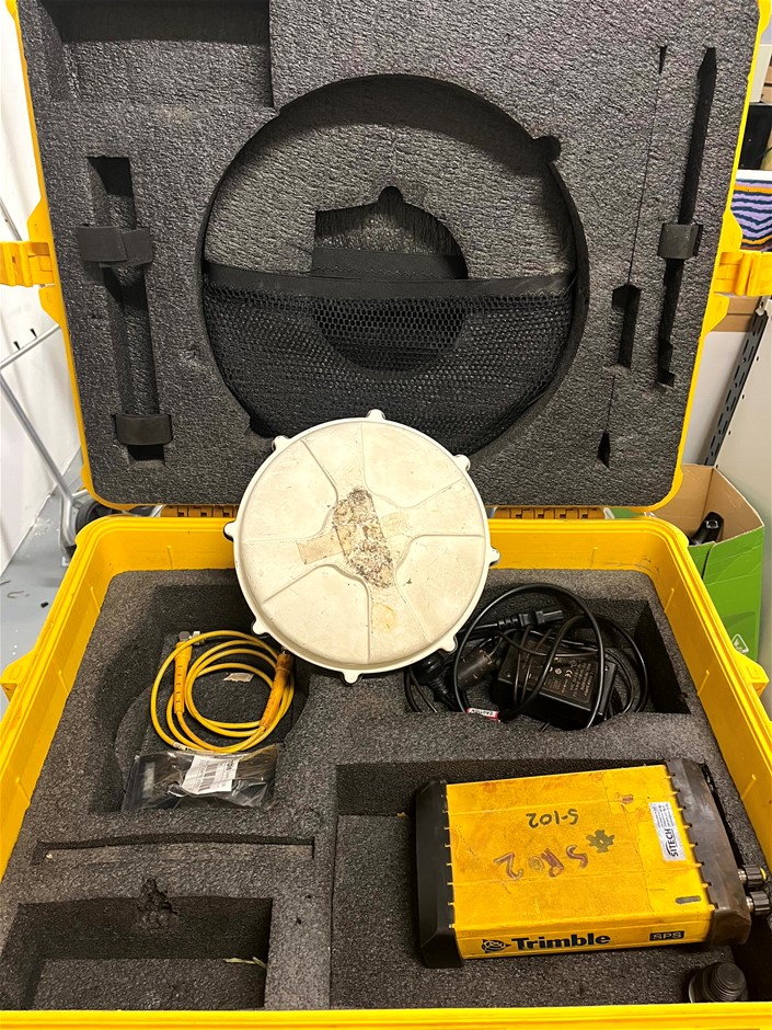 Trimble SPS 855 Rover (10/2) & Trimble Rugged Zepher 2 Antenna Auction ...